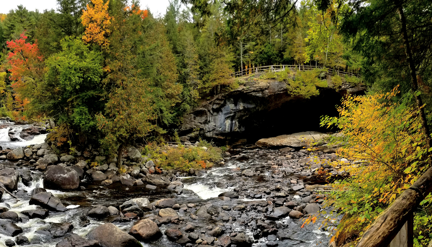 The largest cave entrance in eastern United States - Natural Stone ...